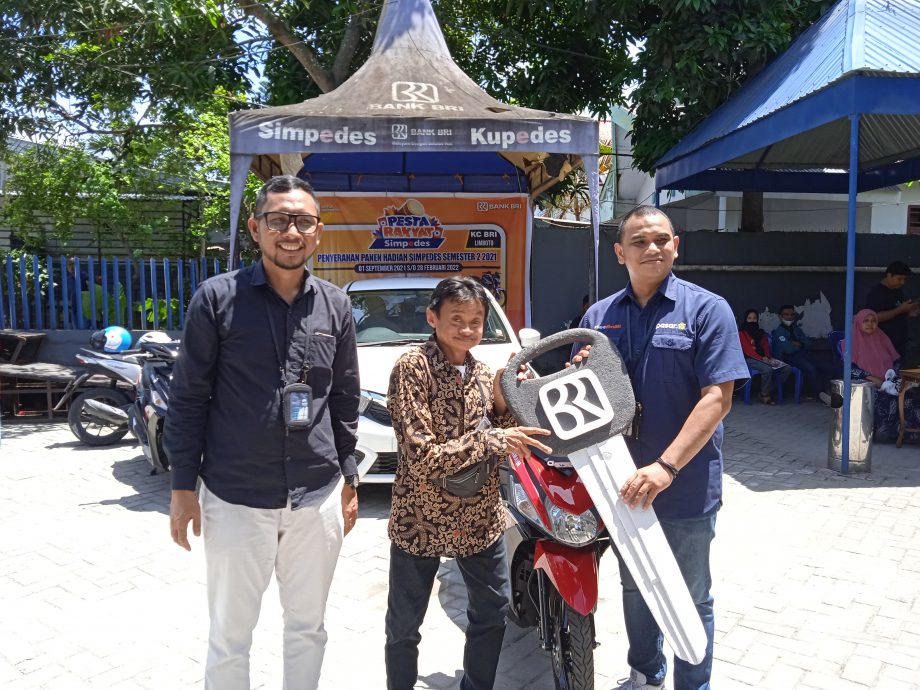 BRI Cabang Limboto Kemabli Bagi-Bagi Hadiah Mobil Dan Motor, I Ketut ...